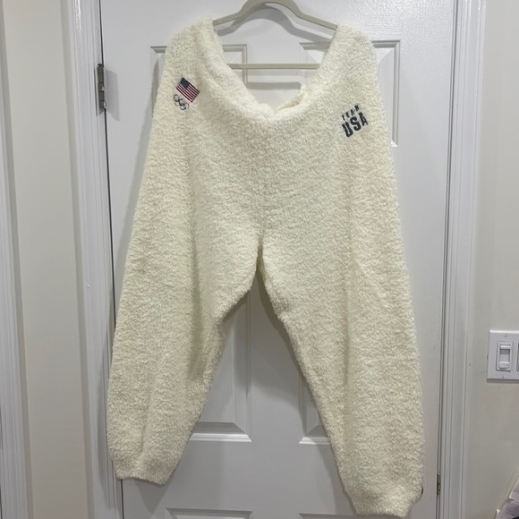 SKIMS | Pants & Jumpsuits | Nwts Skims Team Usa Fluffy Jogger Pants ...